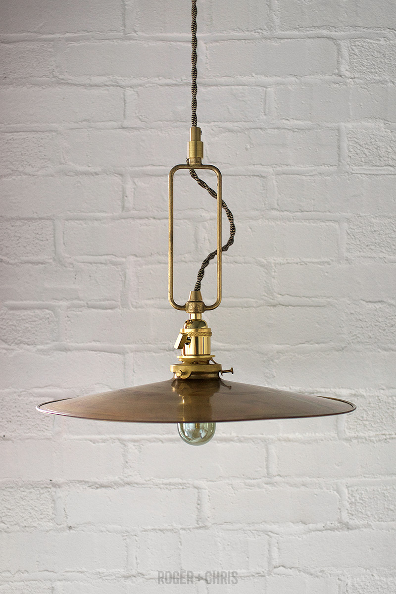 Guide pendant with flat shade in spun brass and beige zig zag wire ...